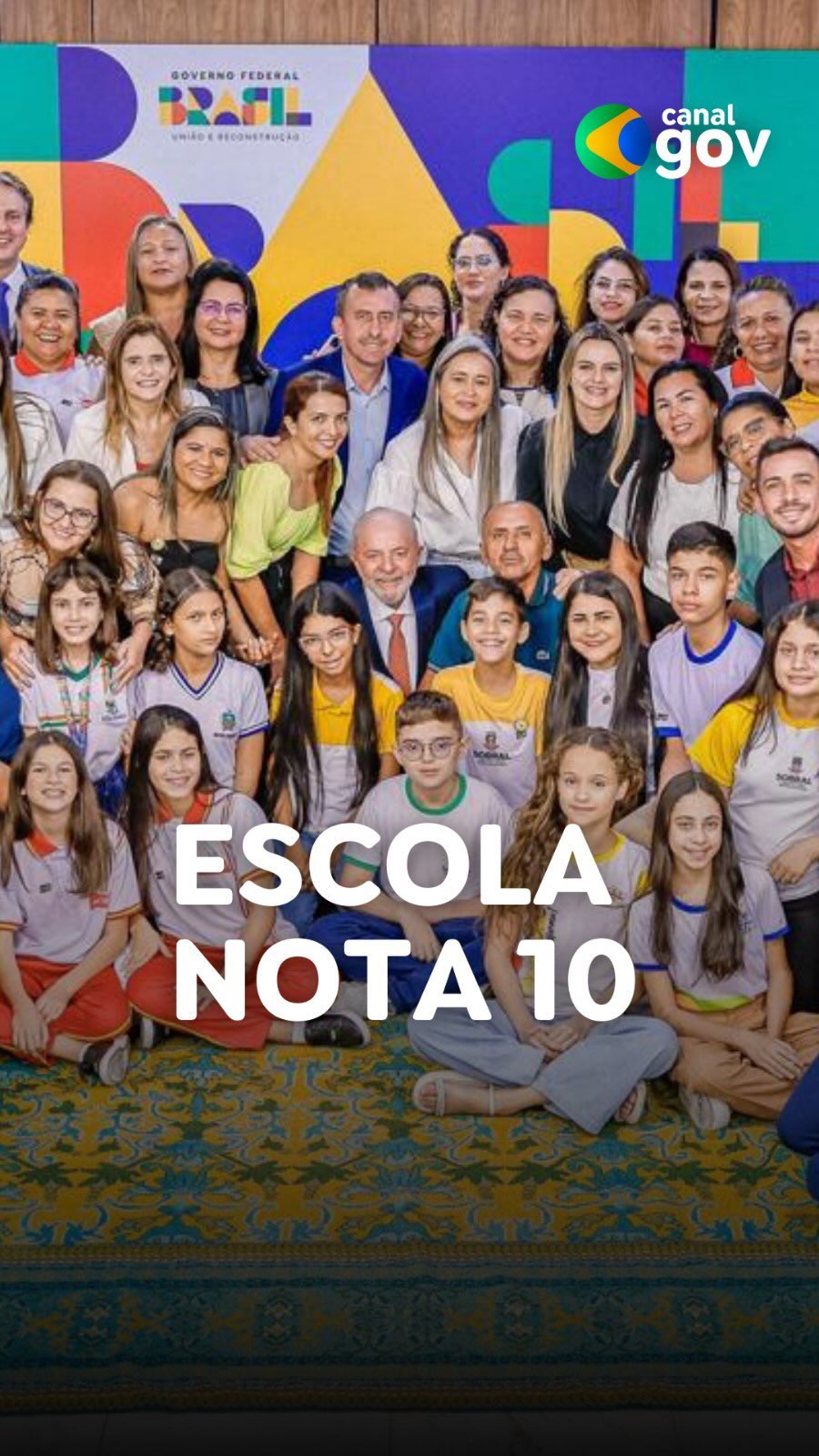 Escola nota 10 — Distribuição